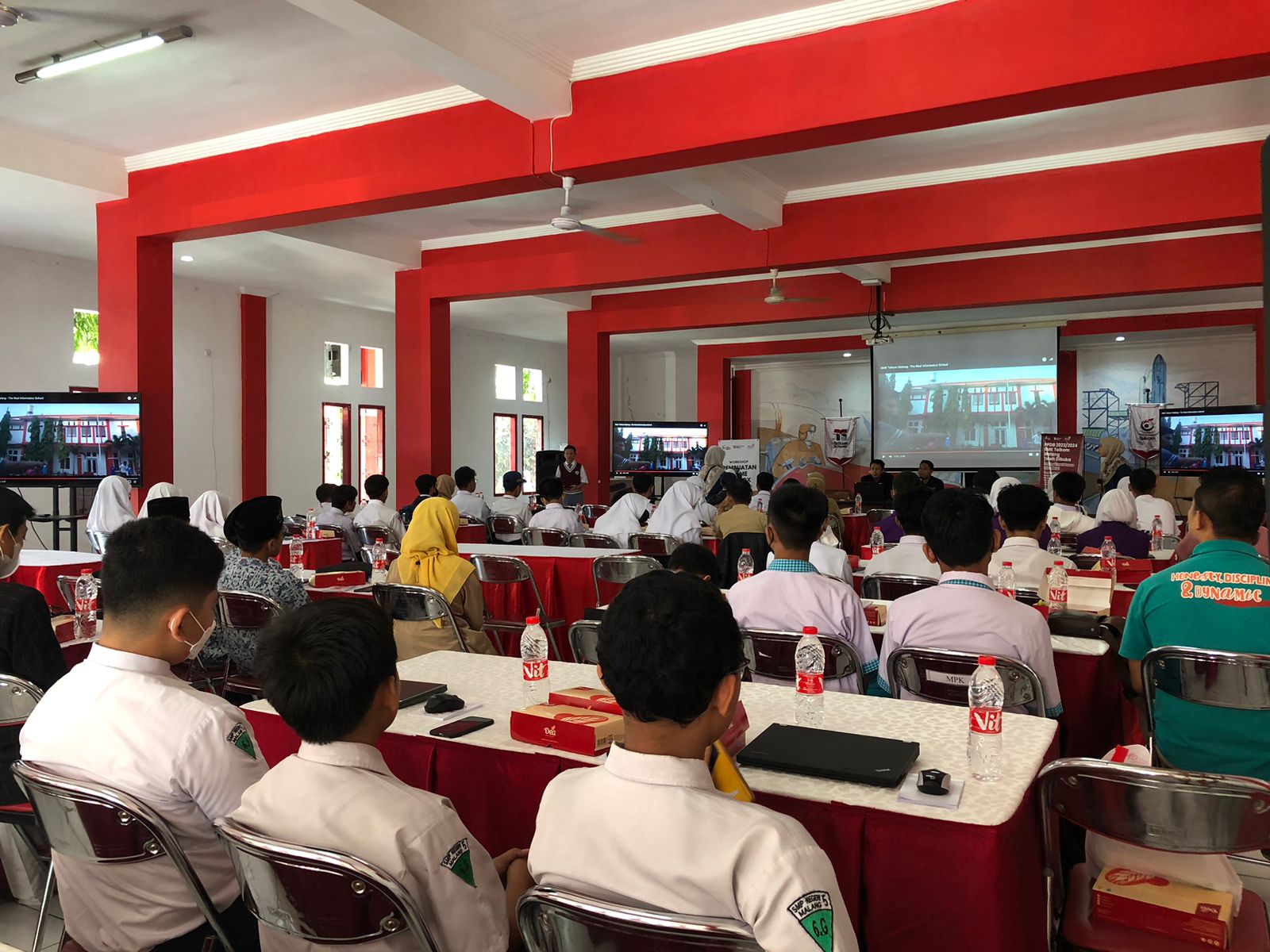 Workshop Pembuatan Game Roblox - SMK Telkom Malang